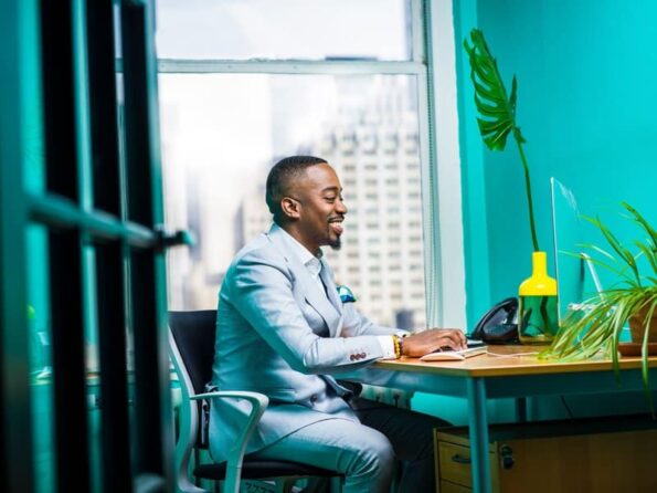 The Best Way to Sit At Your Desk (And Stay Out of Pain)