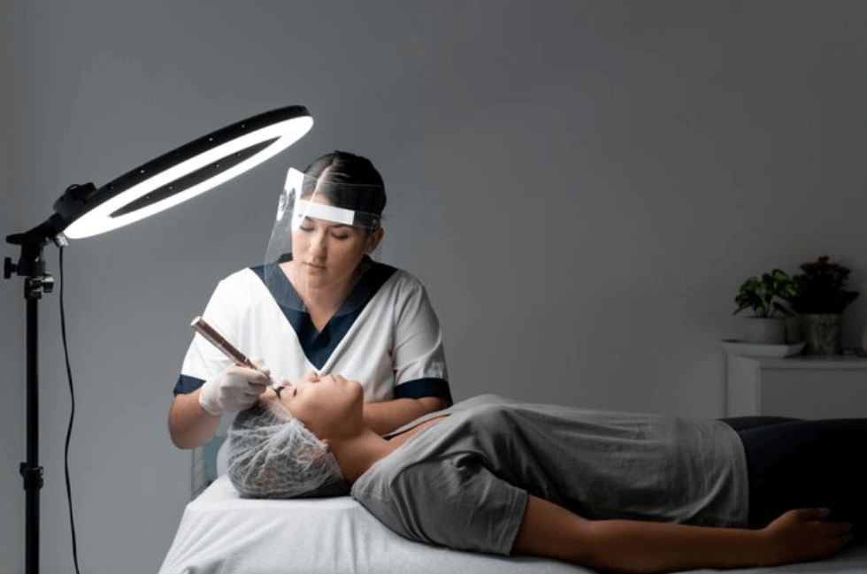 Why Cold Laser Therapy Is a Non-Invasive Pain Relief Option? - Evolve ...